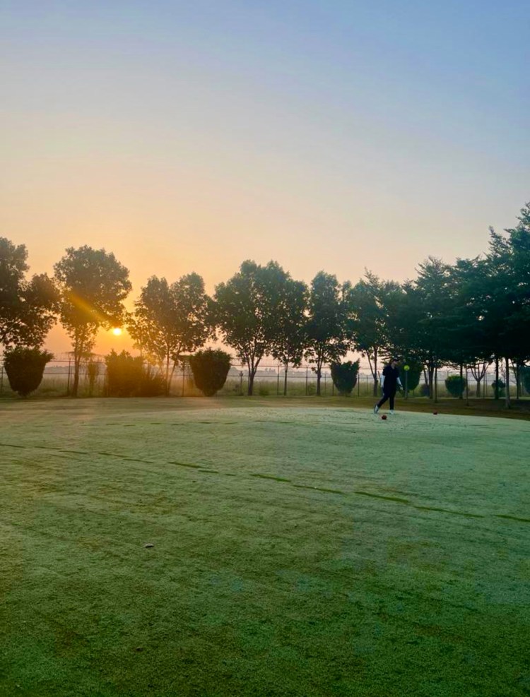 Morning With Golf – Swing on