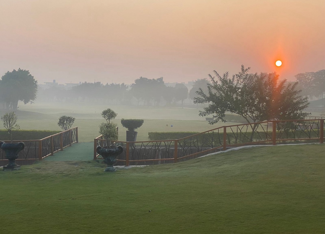 Morning With Golf – Swing on